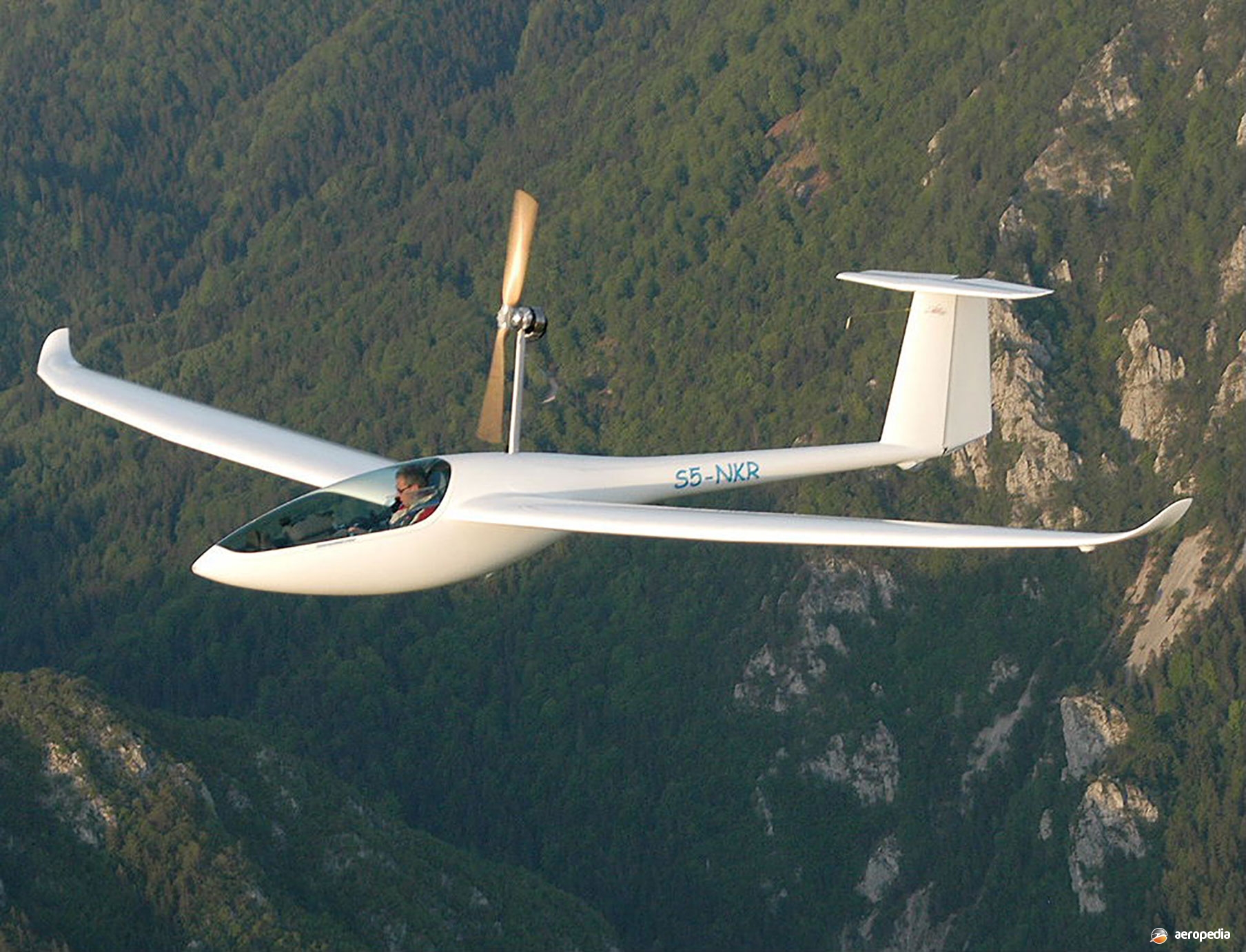 Ams-Flight Apis M · Aeropedia The Encyclopedia of Aircraft David C. Eyre