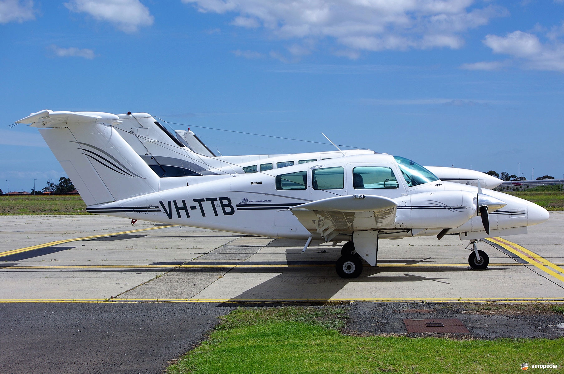 Beech 76 Duchess · The Encyclopedia of Aircraft David C. Eyre