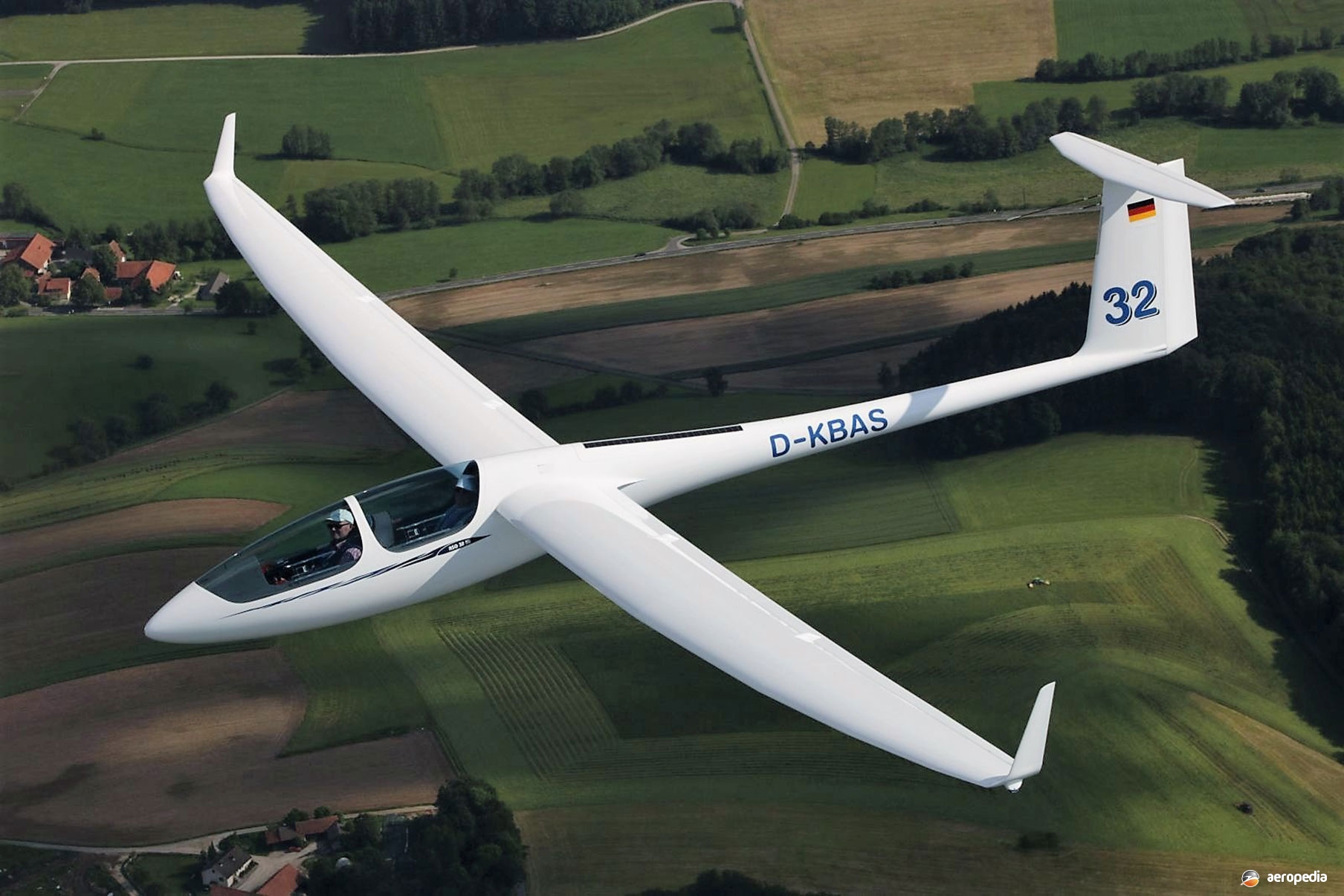 SCHLEICHER ASG 32 · The Encyclopedia of Aircraft David C. Eyre