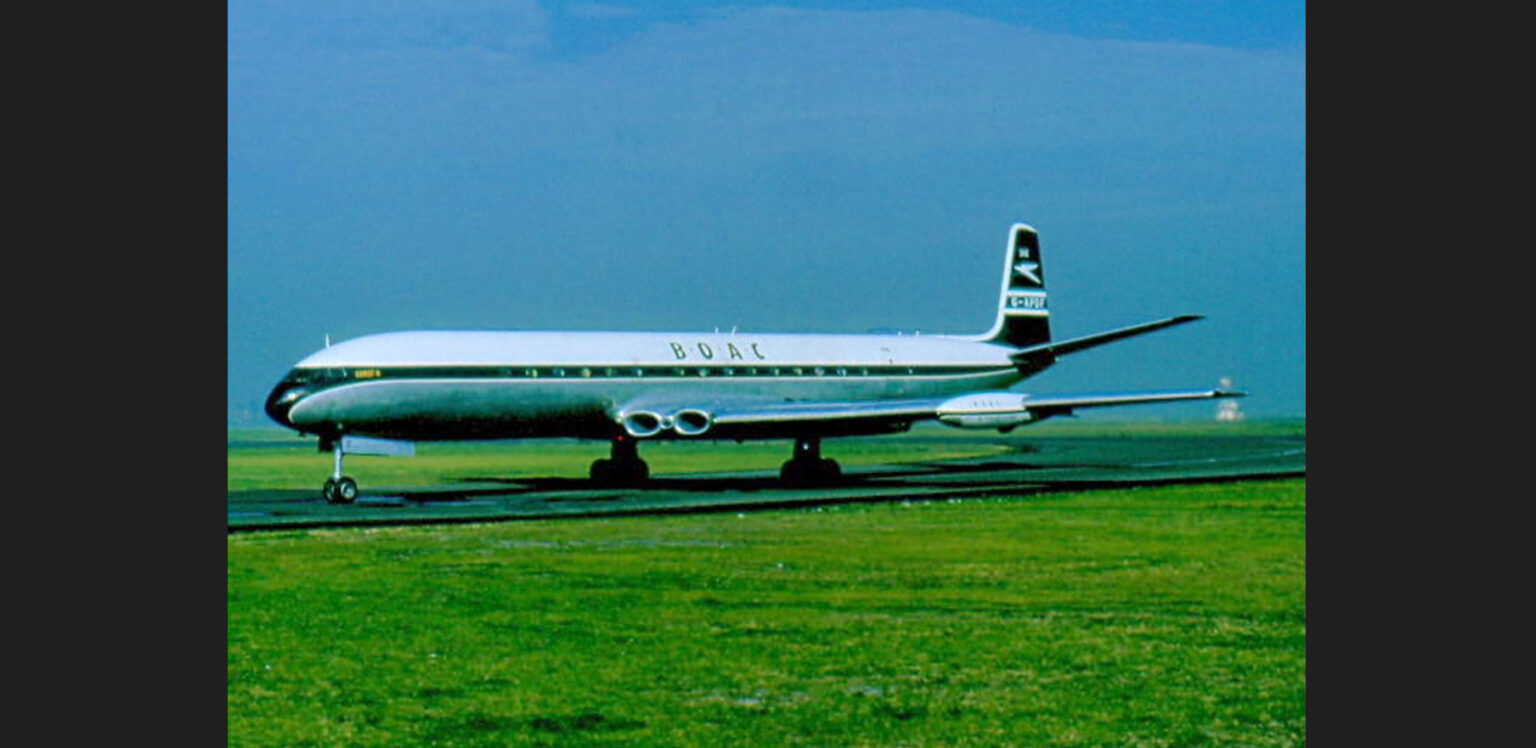 DE HAVILLAND DH.106 COMET · The Encyclopedia of Aircraft David C. Eyre